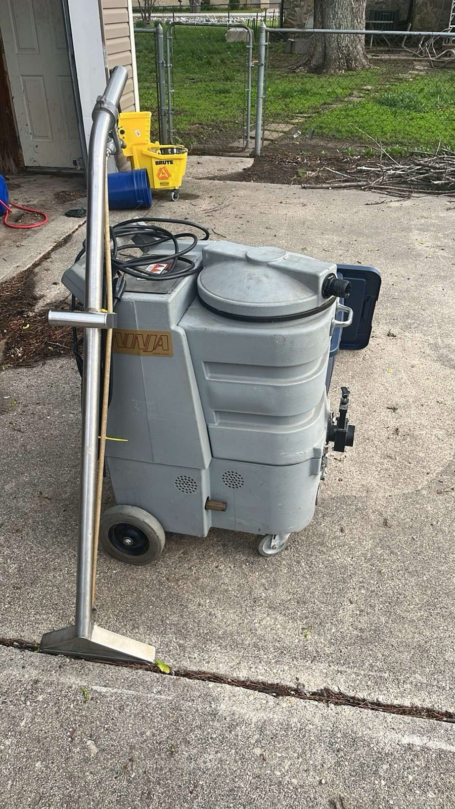 Century 400 Ninja Carpet Cleaner with Heat (Used) – Carpet Cleaner