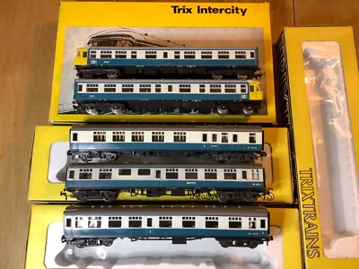 Trix Trains 2 Rail BR Blue/Grey Class 124 Trans Pennine 5 Car DMU | eBay UK