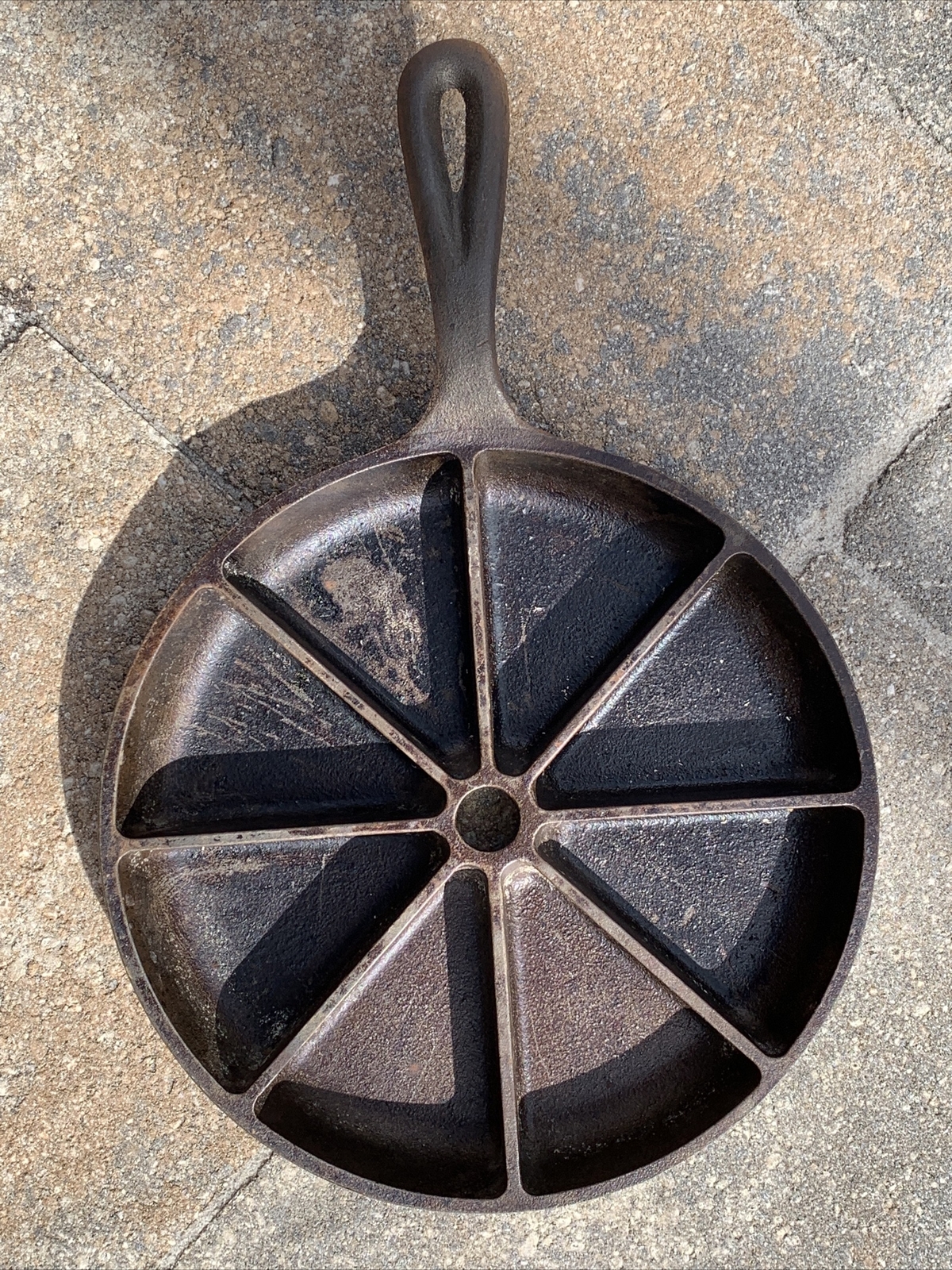 9" LODGE CORNBREAD CAST IRON SKILLET PAN D1 8CB | eBay