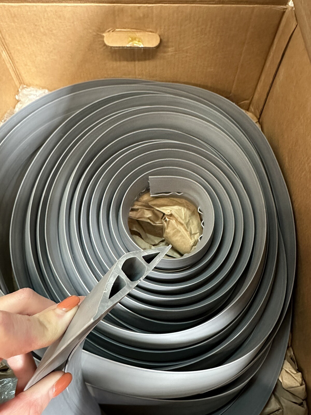 Wiremold Non-Metallic Flex Pancake Overfloor Raceway, 50 ft x 2.5”Gray ...