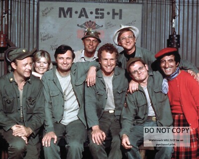 "M*A*S*H" MASH CAST FROM THE TELEVISION SHOW - 8X10 PUBLICITY PHOTO (EP ...
