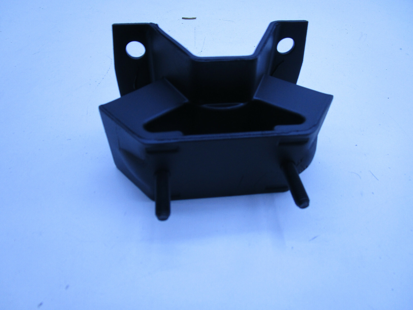 Holden V6 V8 VS VT VU VX VY VZ Auto Transmission REAR GEARBOX Mount NEW ...