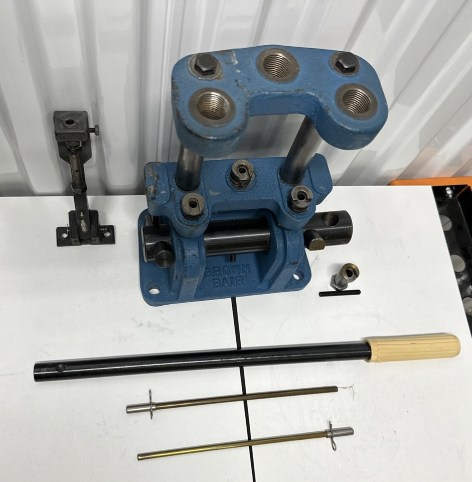 VINTAGE BROWN BAIR H PRESS RELOADING PRESS WITH ACCESSORIES EXCELLENT ...