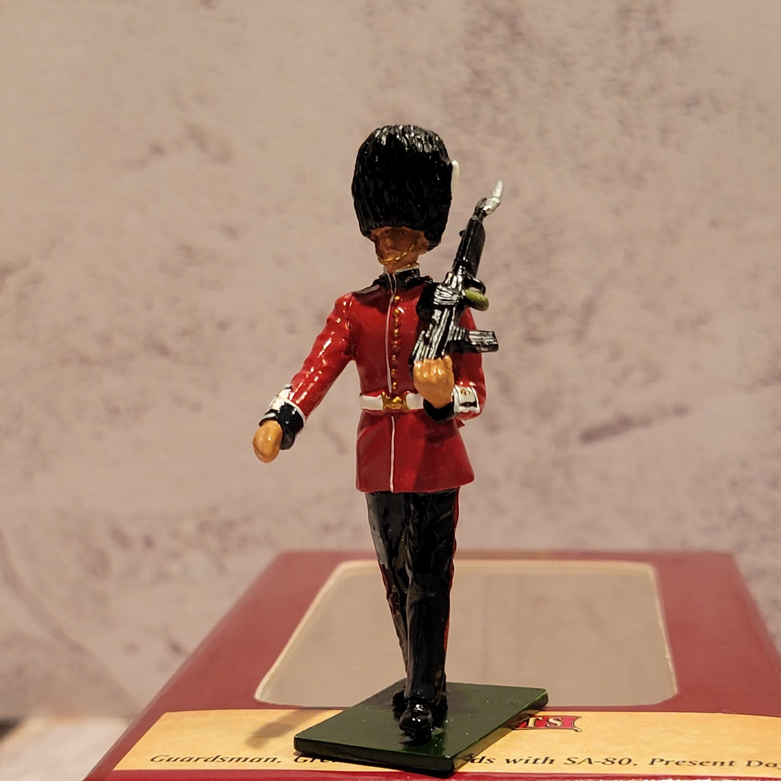 W.Britain redcoats 44037 Guardsman Grenadier Guards with SA-80 | eBay