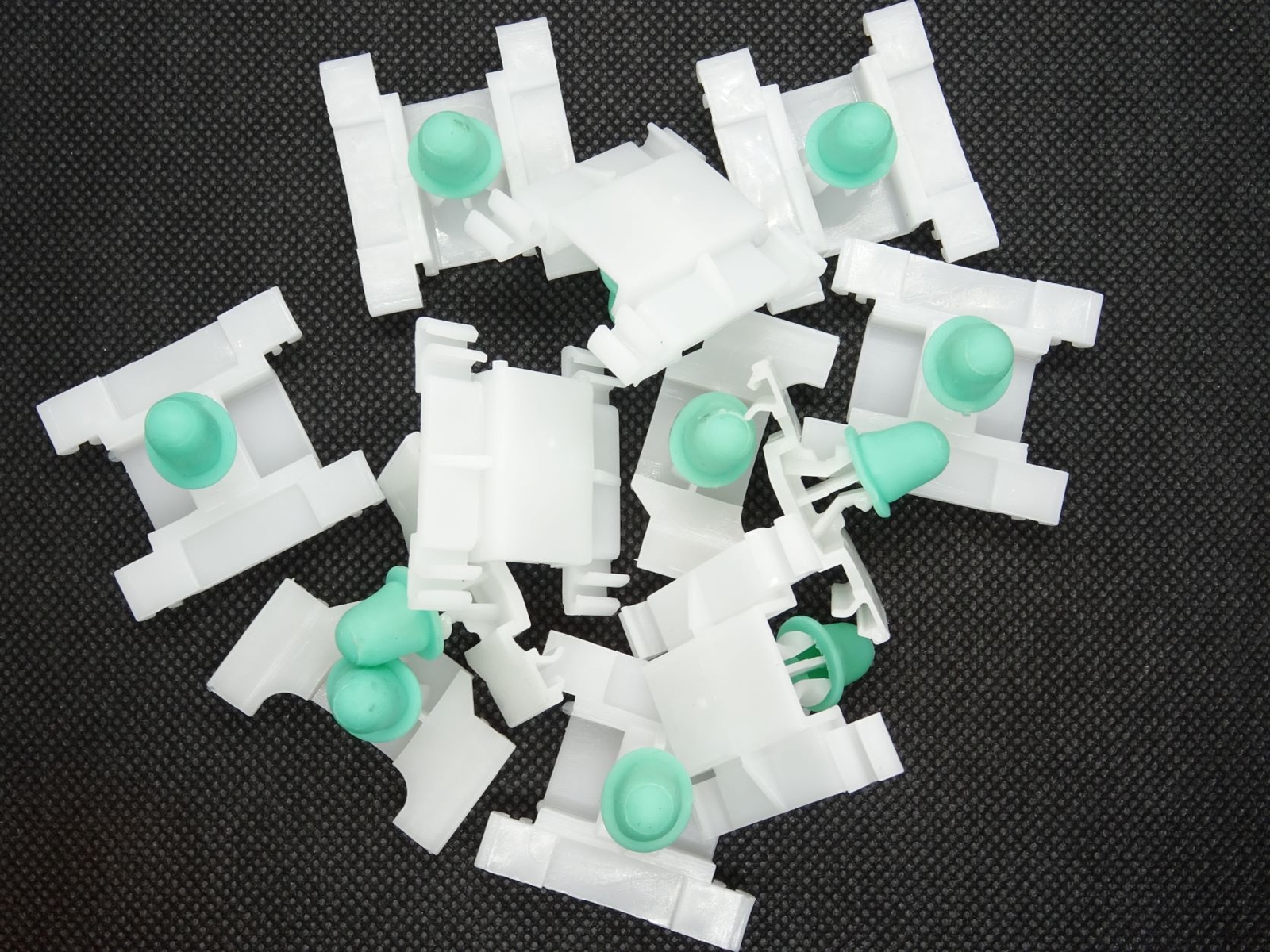 Zierleisten Zierleistenklammer Clips Set mit Tülle Klammer für VW Golf ...