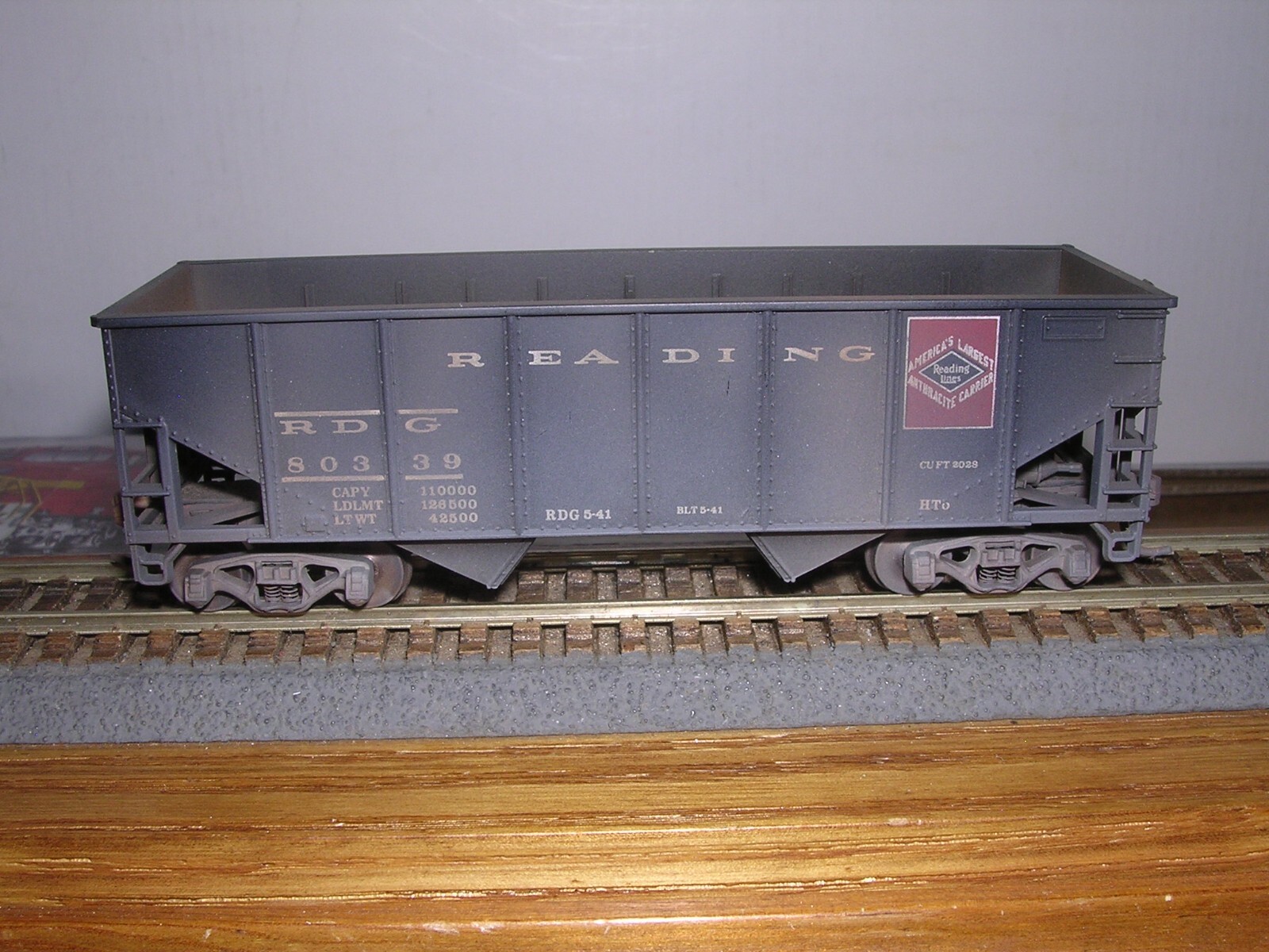 ATHEARN #? Reading R.S. 2-Bay Hopper Car #80299 w/Kadees & Weathered H ...