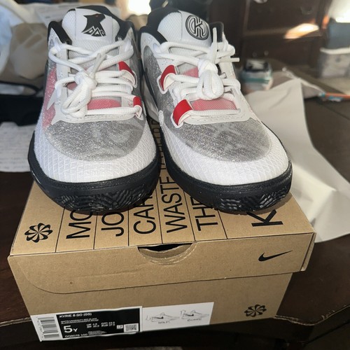 Nike Kyrie 8 GO Basketball Shoes DQ-8077-100 NEW Youth Size 5Y Sneakers ...