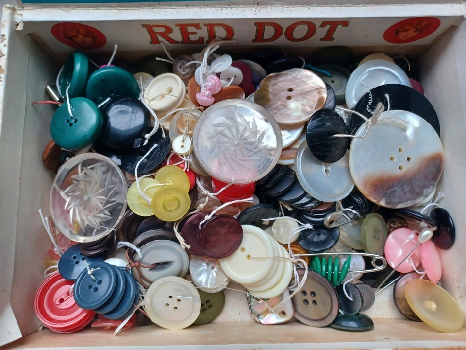 Vtg Antique Button Lot Sewing Craft Shell Plastic Unique Metal MOP 1 lb ...
