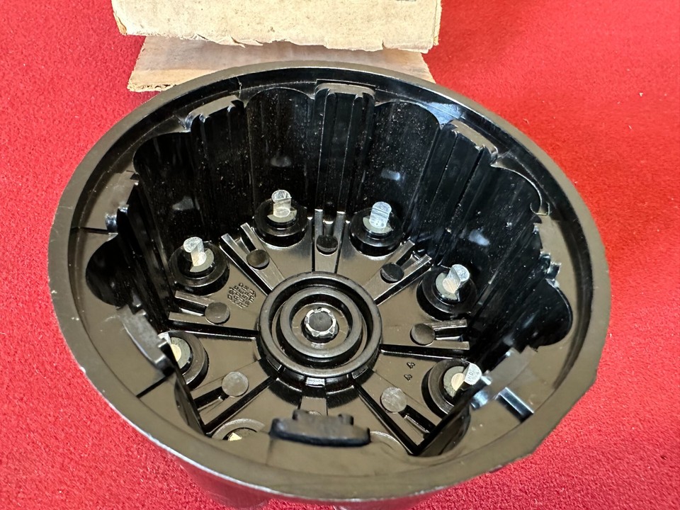 NOS 1951-1961 STUDEBAKER V8 DISTRIBUTOR CAP 530937 51-61 | eBay