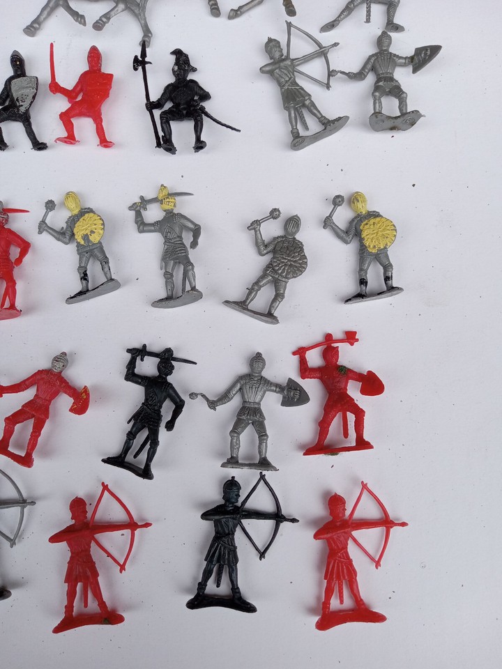 MPC Knights Vintage Toy Soldier LOT 1 ¾ Inches 45mm Medieval Castle ...