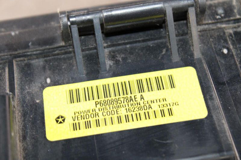 2013-2014 Dodge Ram 1500 Totally Integrated Power Module TIPM Fuse Box ...