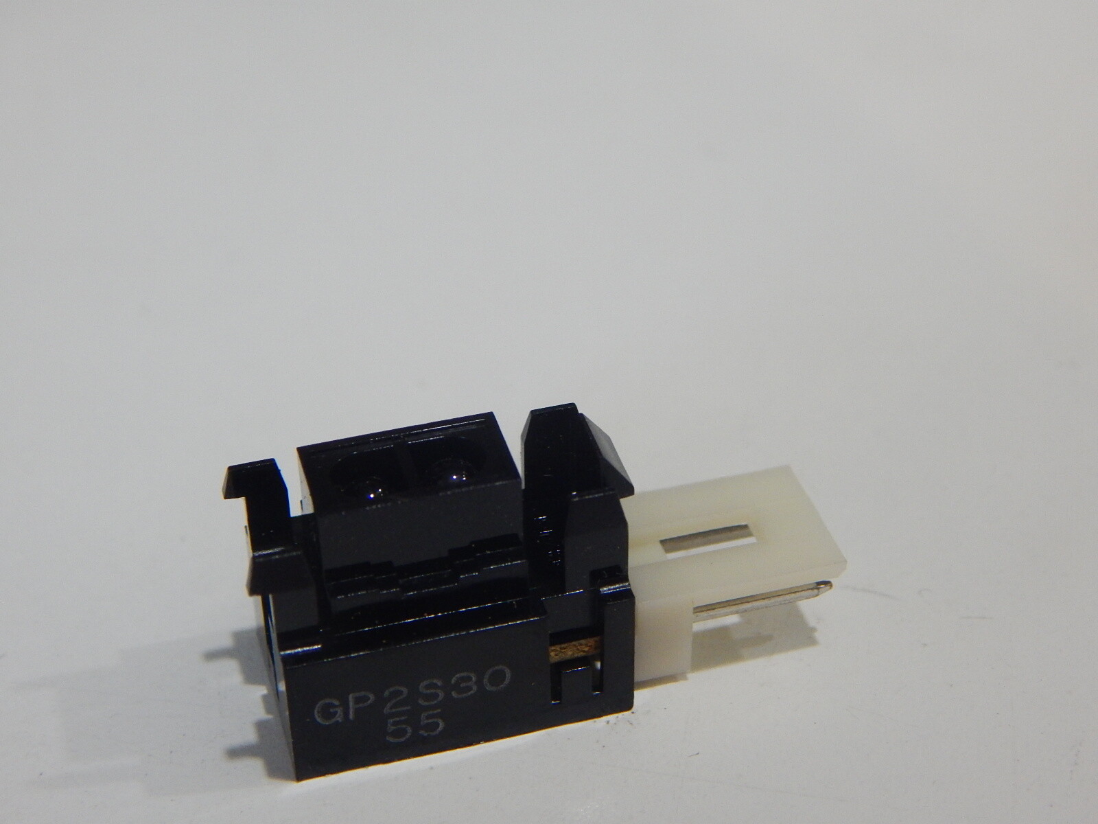 Sharp Electronics GP2S30 Photointerrupter Reflective Phototransistor 3 ...