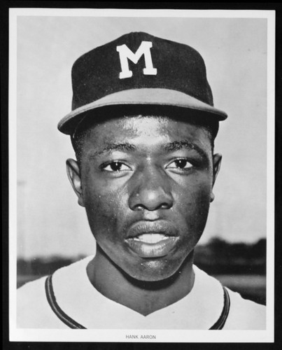 YOUNG HANK AARON PORTRAIT OF BRAVES HALL OF FAME LEGEND 8x10 BLACK AND ...