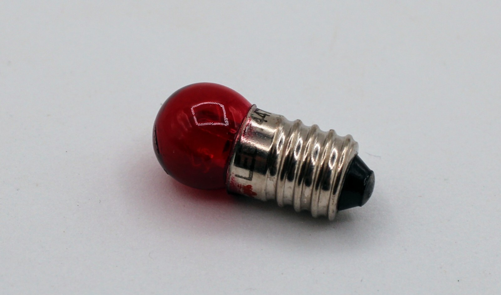 LIONEL 1447 LED RED BULB 18 VOLT SCREW BASE BULBS (2) BULBS | eBay