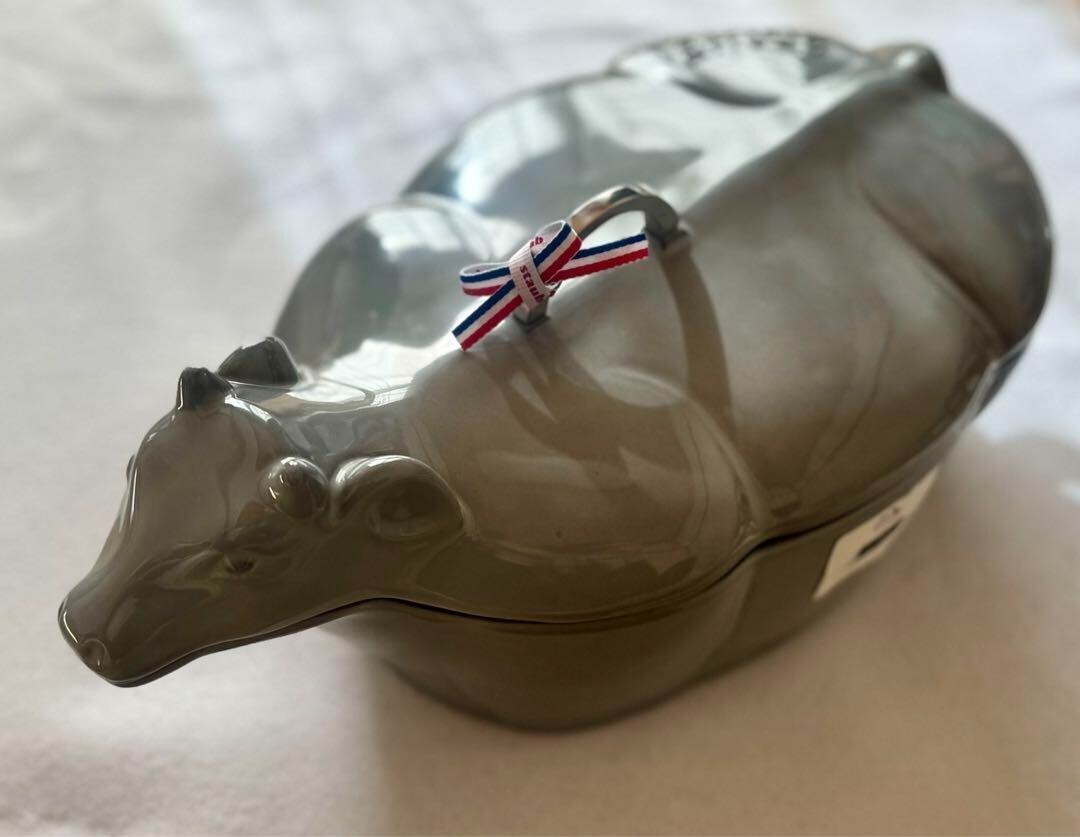 Staub Rare 3-piece set Cow Cocotte & Hot Plate x 2 Gray Made In France ...