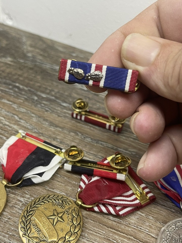 WW2 United States US Military Medals and campaign bars Buttons Patches ...