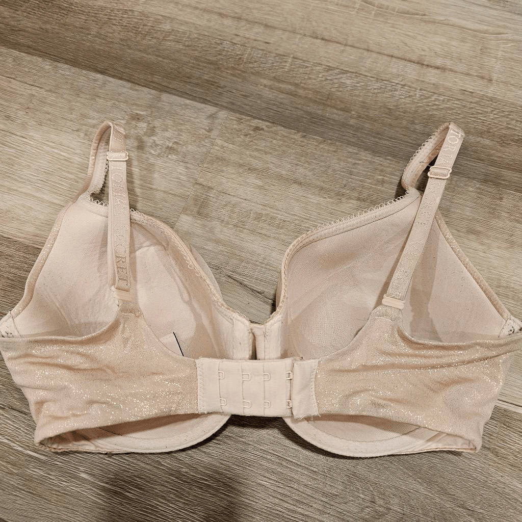 Victoria's Secret Shimmer Underwire Bra size 32DDD - Gem