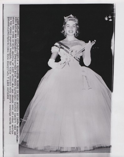 1956 Press Photo Miss South Carolina Marian McKnight Wins Miss America ...