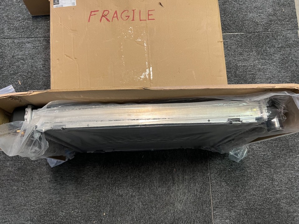 Mercedes-Benz 560SL Radiator 107-500-26-03 GENUINE OEM