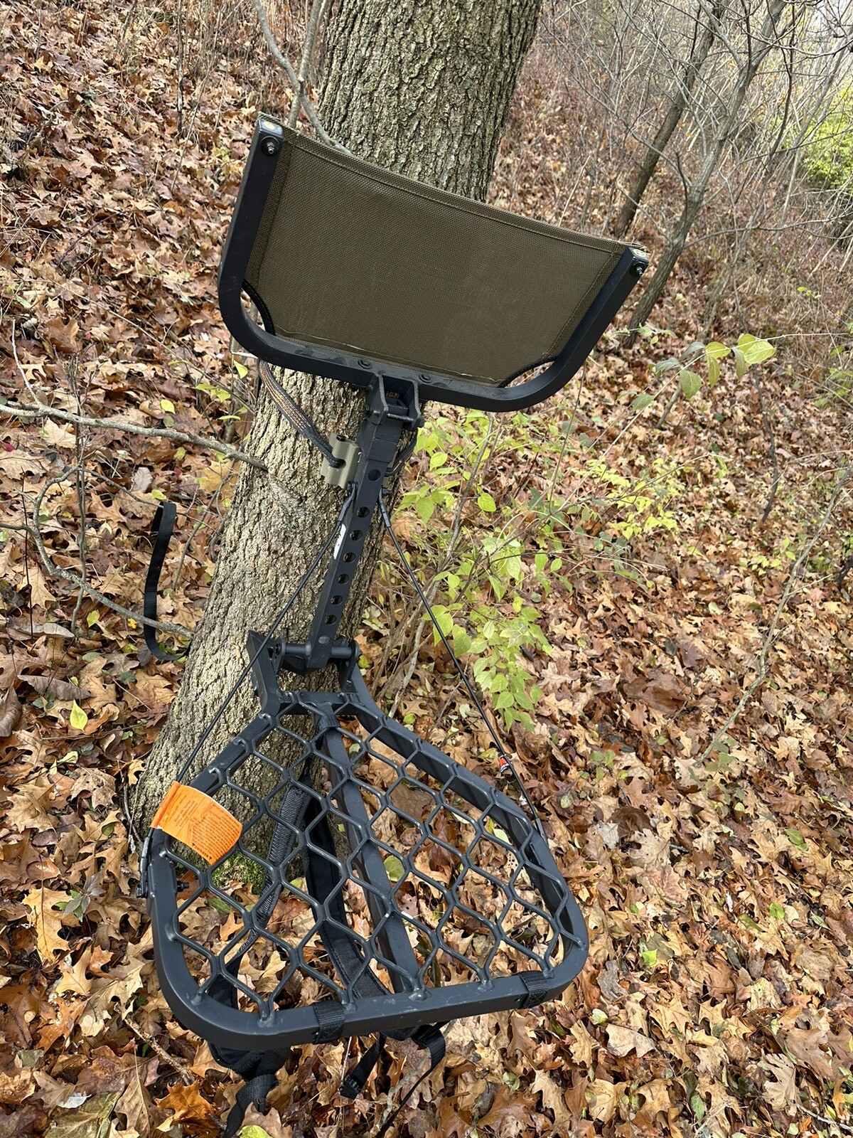 Millennium M7 Microlite Aluminum Hang-On Treestand W/ Strap N Bracket ...
