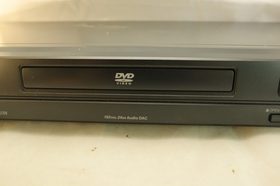 Toshiba SD-K510U Region 1 Single Disc October 2002 DVD Player With ...
