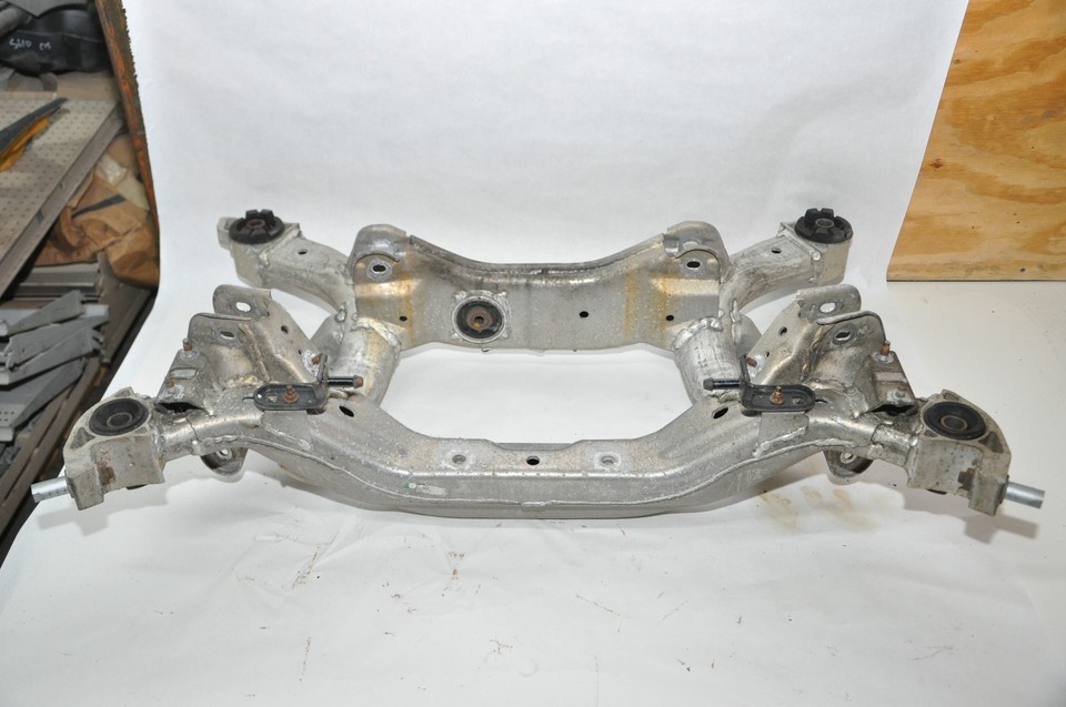 03-06 INFINITI G35 Rear Undercarriage Crossmember K Frame Cradle Sedan ...
