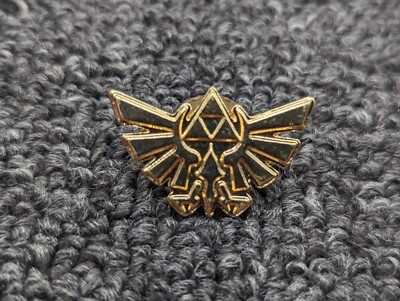 The Legend of Zelda Royal Crest Enamel Lapel Pin Nintendo Store ...