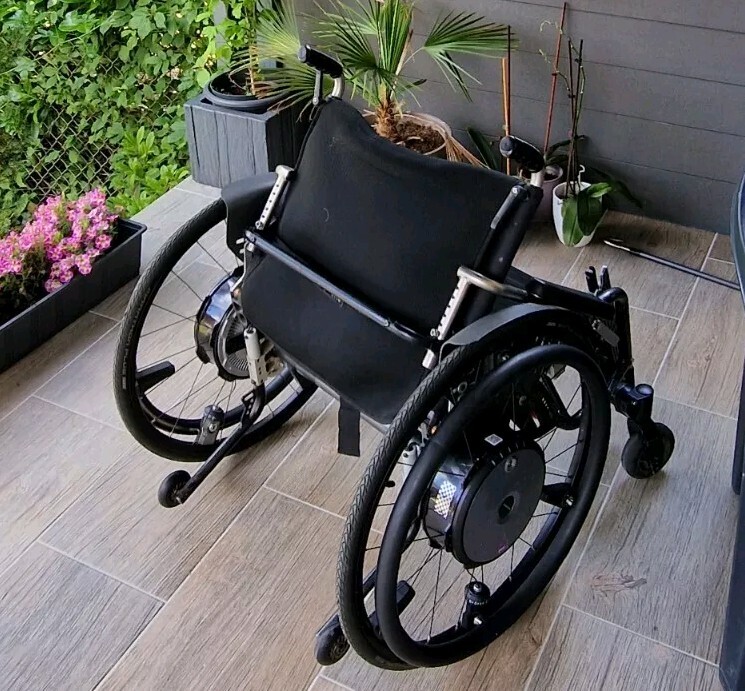 Alber E-motion M 25 ,Pro Activ Rolllstuhl Restkraftu. SB 52 cm,12 Mo ...