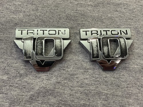 Ford F250 F-250 V10 V-10 Triton Fender Emblem Badge Set Pair 05 06 07 ...