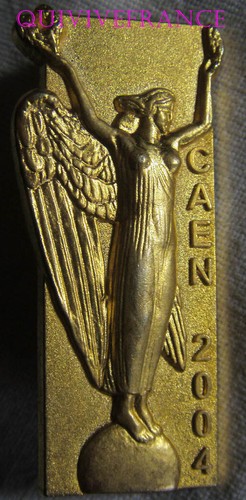 BG13583 - INSIGNE BADGE 60e ANNIVERSAIRE DU DEBARQUEMENT CAEN 2004 | eBay