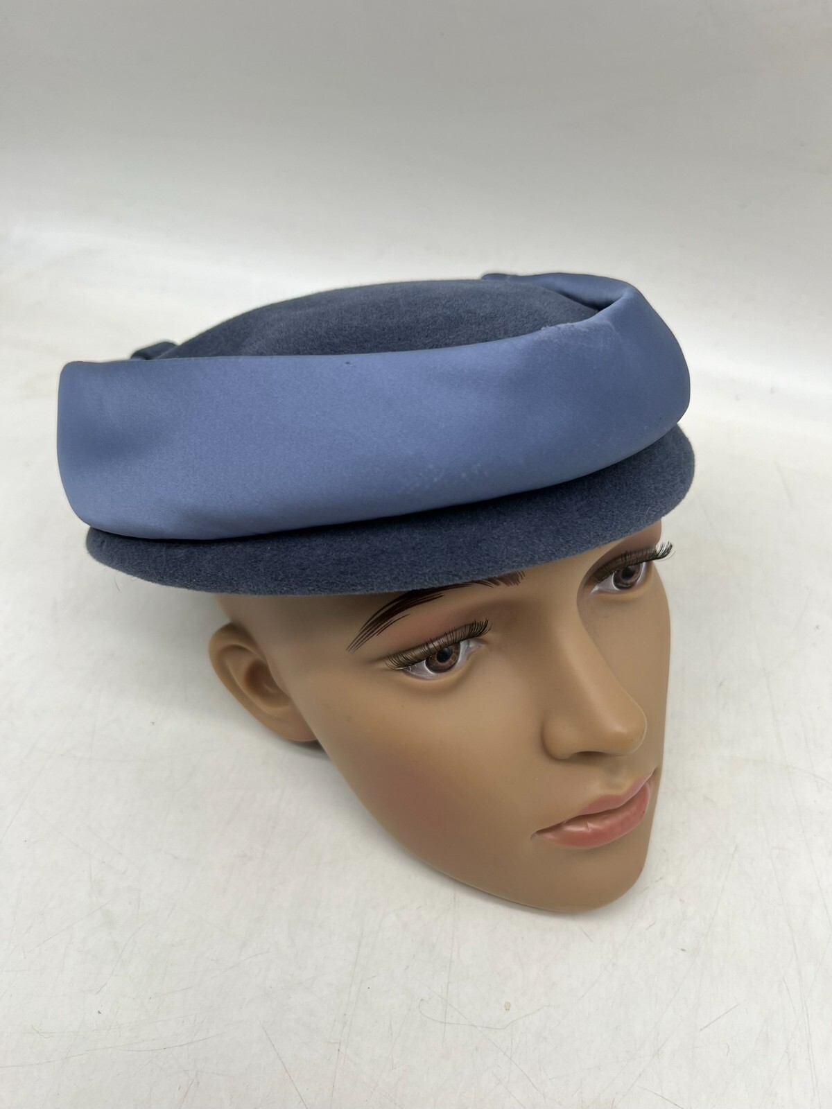 Vintage Cedar Crest Blue Pillbox hat - Round Made in … - Gem