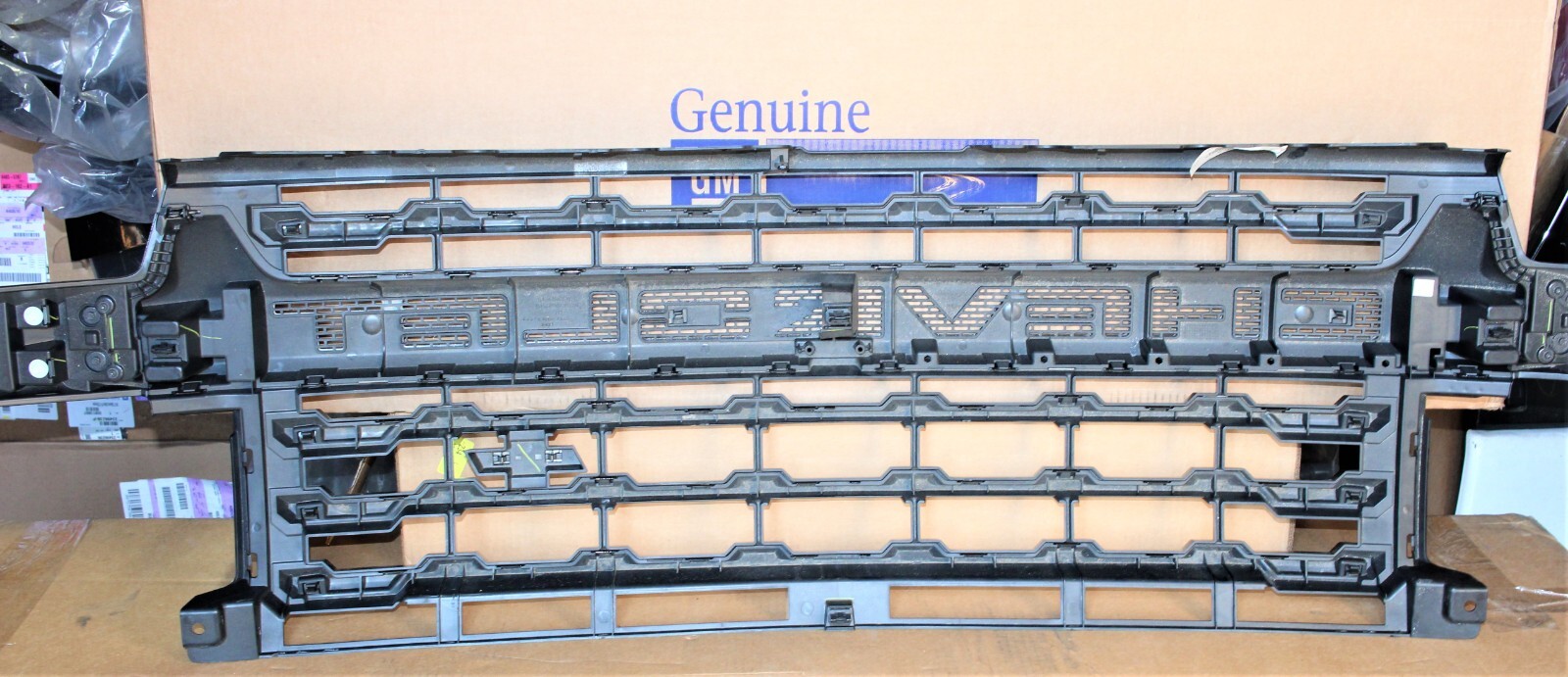 2020-2023 Chevy Silverado 2500HD/3500HD Grille Assembly | 84960921 ...