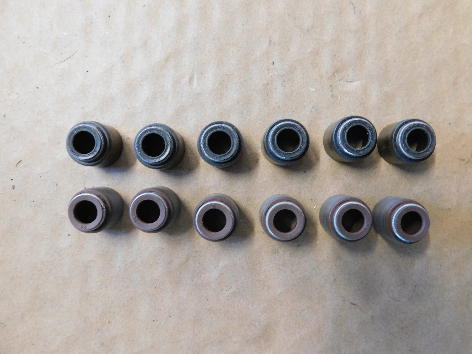 iSeal 10241 Engine Valve Stem Seal Set for 1989-95 Ford 232 CID 3.8L V6 ...