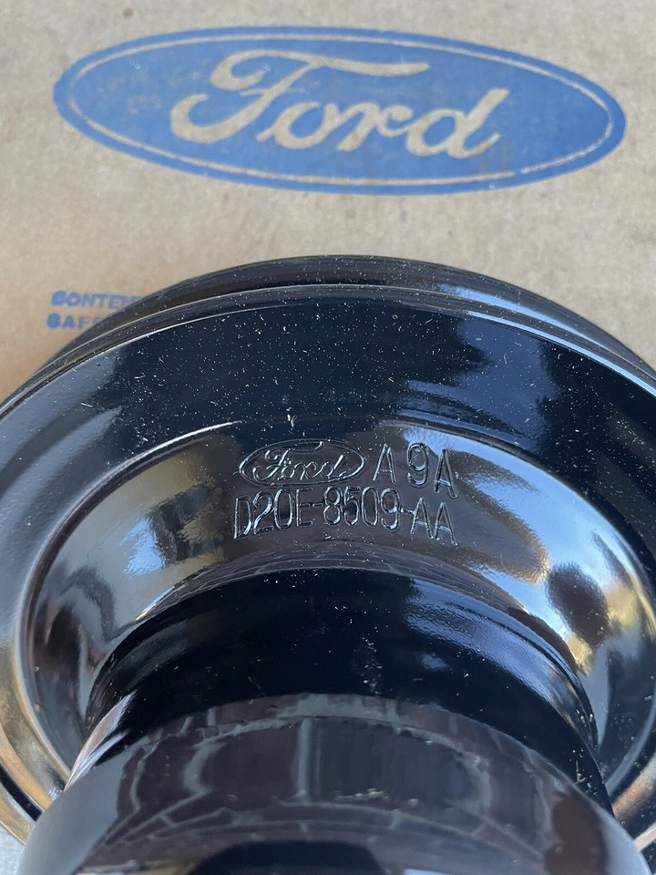 NOS 1972 1973 Torino 302 351 400 Water Pump Pulley Mustang Cougar D2OE ...