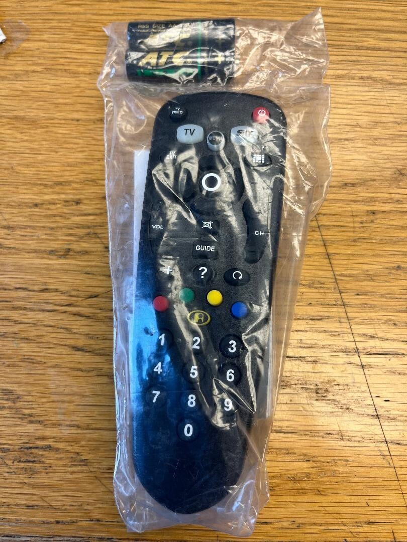 SKY AP JR INIVERSAL REMOTE CONTROL 3V CC1.5 V CC BATT INCL QTY 1 | eBay