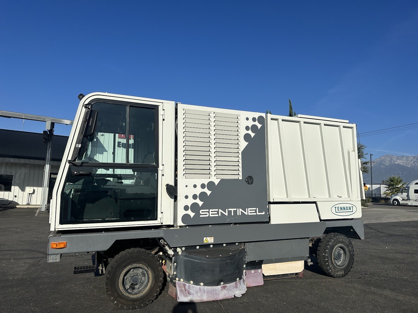 2015 Tennant Sentinel Diesel Heavy Duty Sweeper 1,664 Hours | eBay