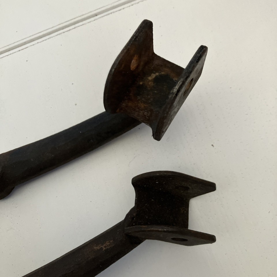 SUZUKI GT500 /T500 LEFT & RIGHT SIDE FOOT REST MOUNTING BRACKETS | eBay UK