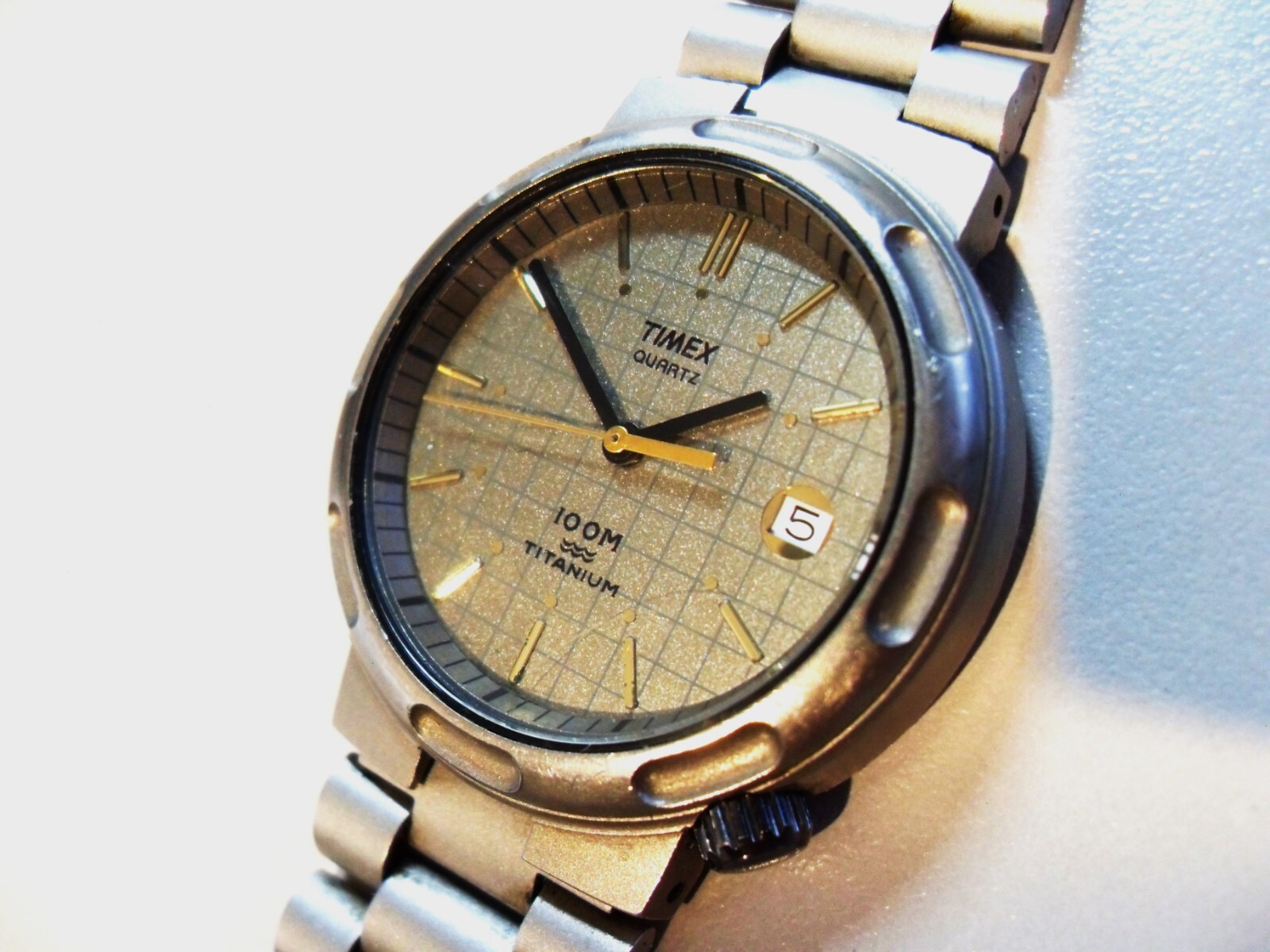 TIMEX TITANIUM 47 LA CELL PRE-OWNED RARE EXCELLENT DIAL QUARTZ MEN'S ...