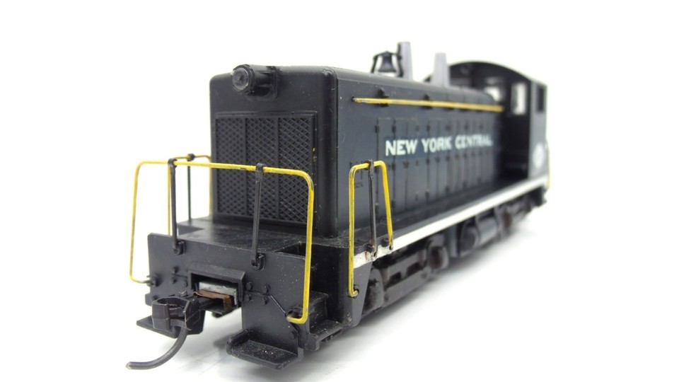 Athearn HO Custom New York Central Lighted SW-1500 Powered Switcher ...