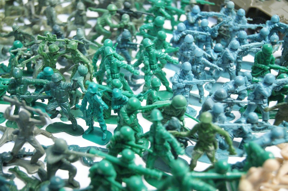 Huge Lot Plastic Mini Army Men Bulk Action Figure Toy Soldiers Vehicles ...