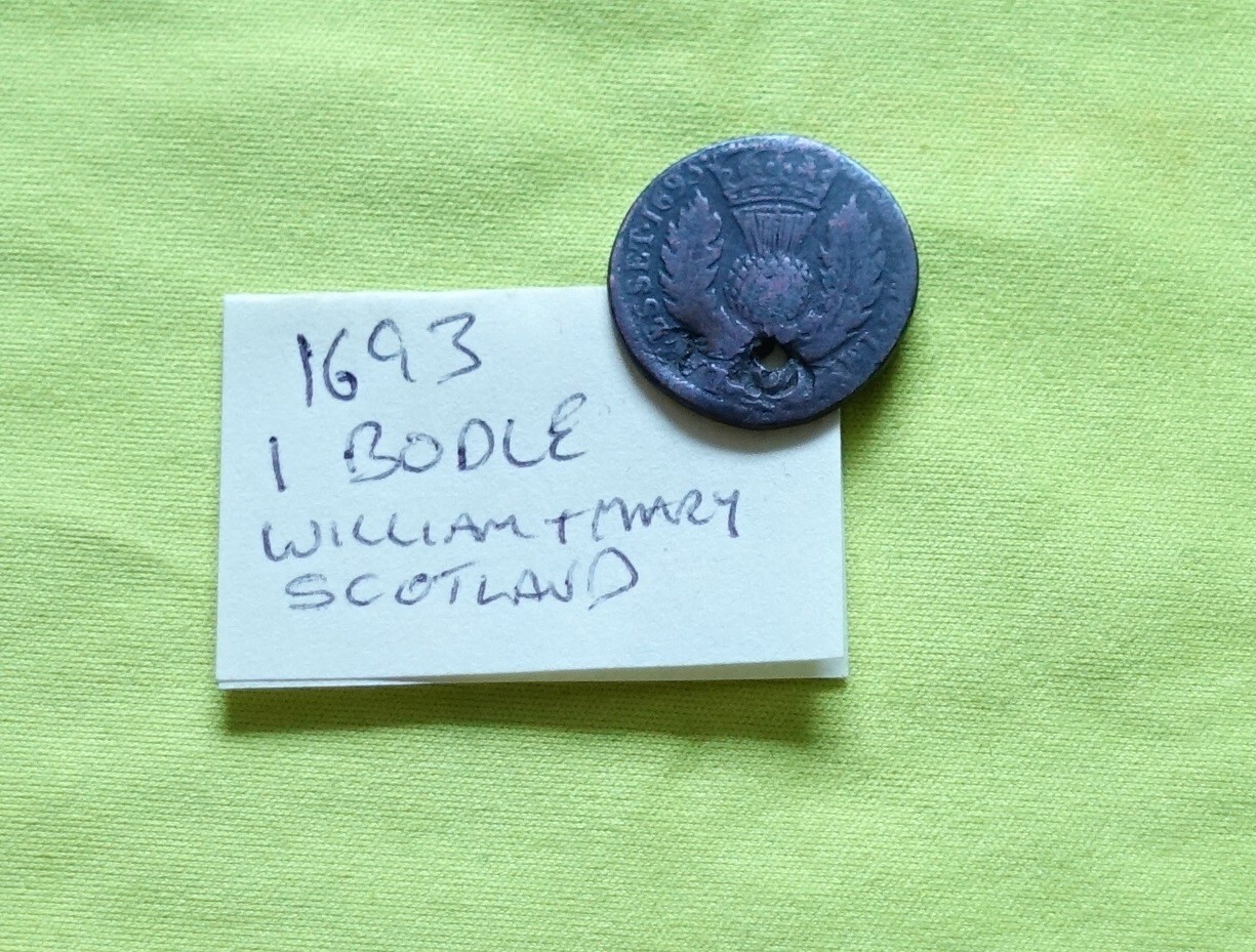 1693 Scotland copper 17th BODLE Coin WILLIAM & MARY (1688-1694) hole ...