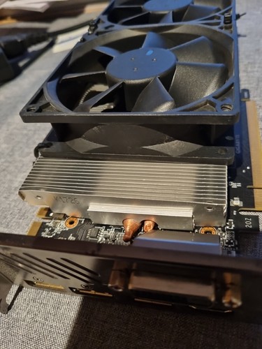 GIGABYTE GeForce GTX 1070 WINDFORCE OC 8G (rev. 2.0) 8GB GDDR5 ...