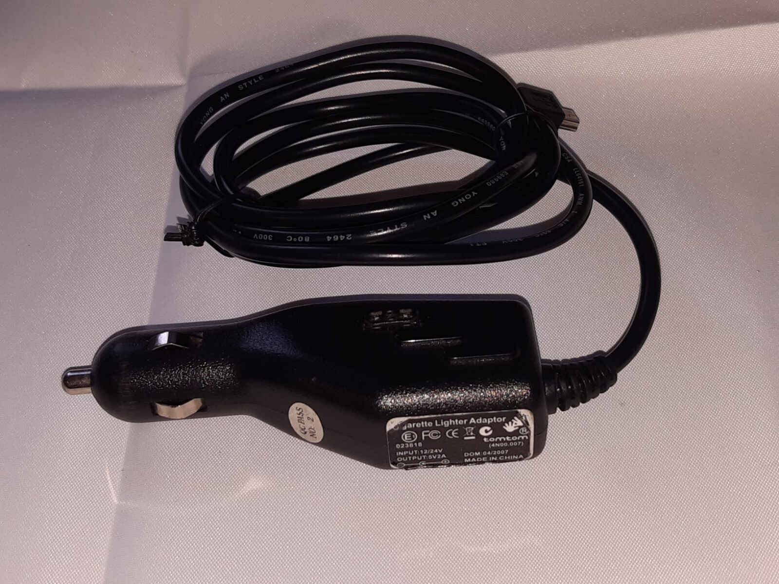Genuine TomTom SAT NAV Car Charger Cigarette Lighter Adaptor for sale ...