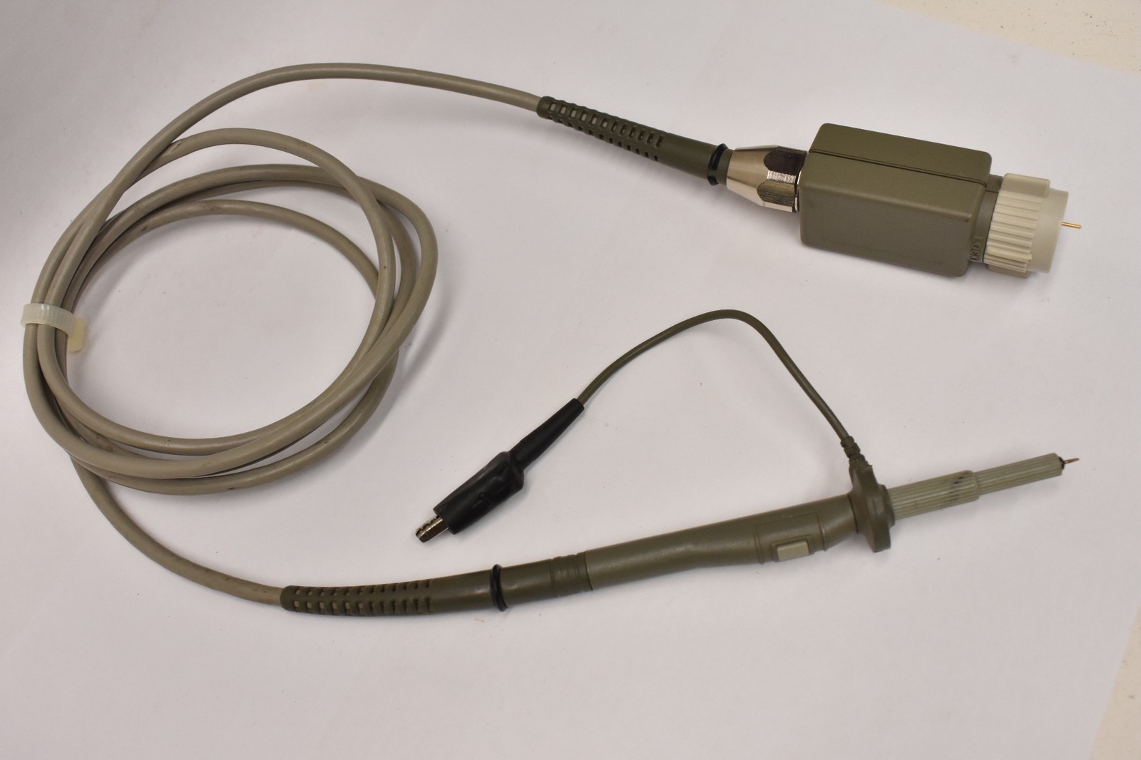 Tektronix Tek P6137 Passive Probe 10X 10M 10.8pF 1.5M For 2400 ...