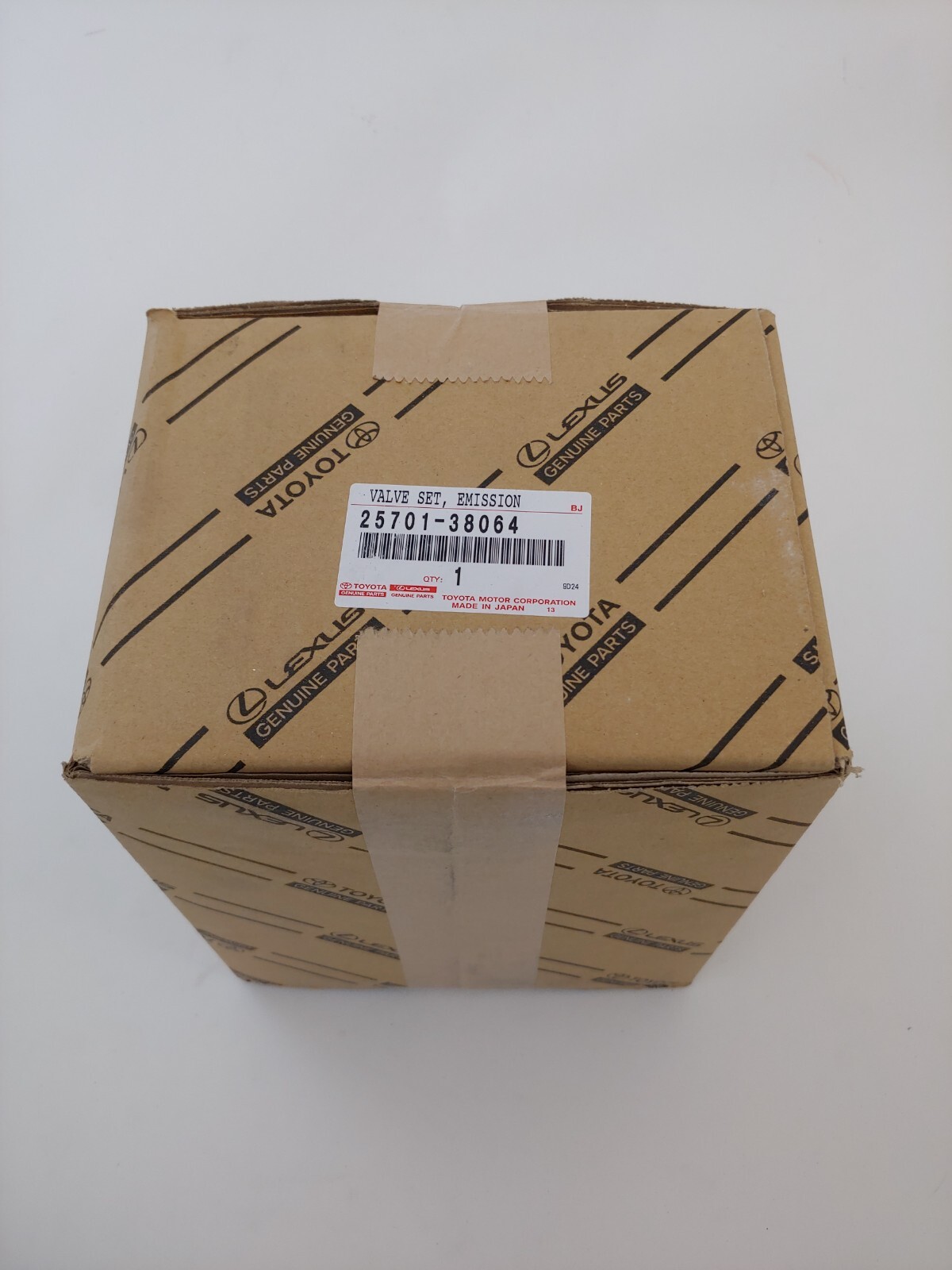 NEW GENUINE TOYOTA LEXUS 25701-38064 | Grelly USA