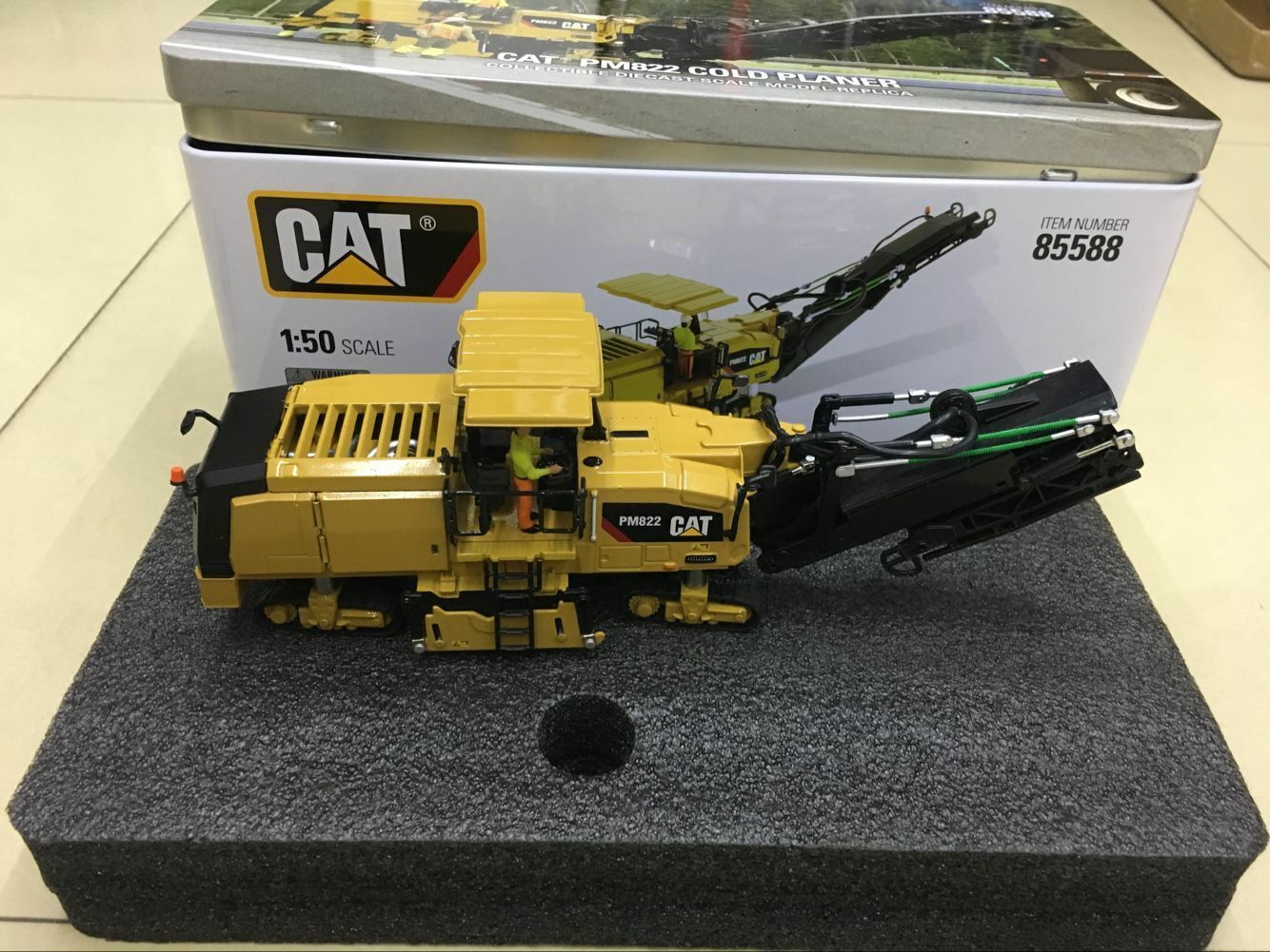 Diecast Masters 85588 Cat Caterpillar Pm822 Cold Planer With Operator ...