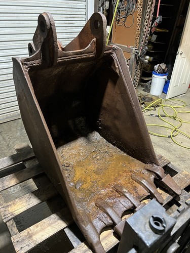 24” Digging Bucket - Case 580K, 580L & 580M - Used Bucket | eBay