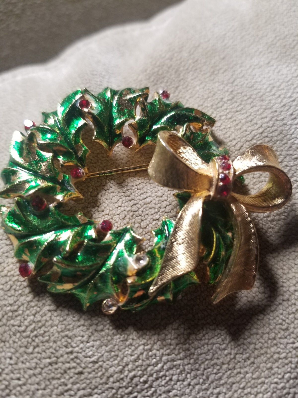 VINTAGE STUNNING CRYSTAL ENAMEL CHRISTMAS WREATH PIN … - Gem