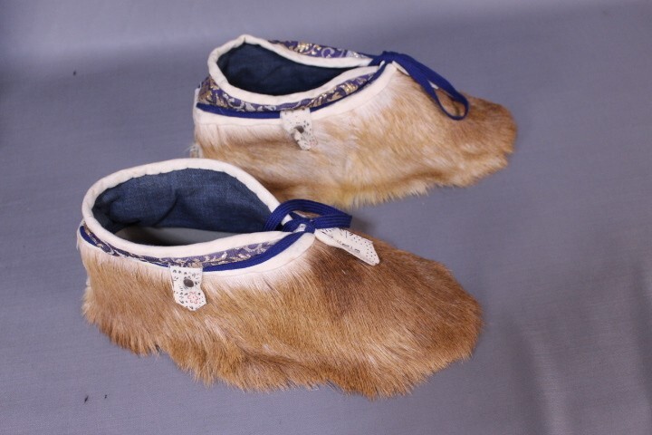 Japan old Kegutsu shoes yoroi Kabuto koshirae Armor katana Samurai ...