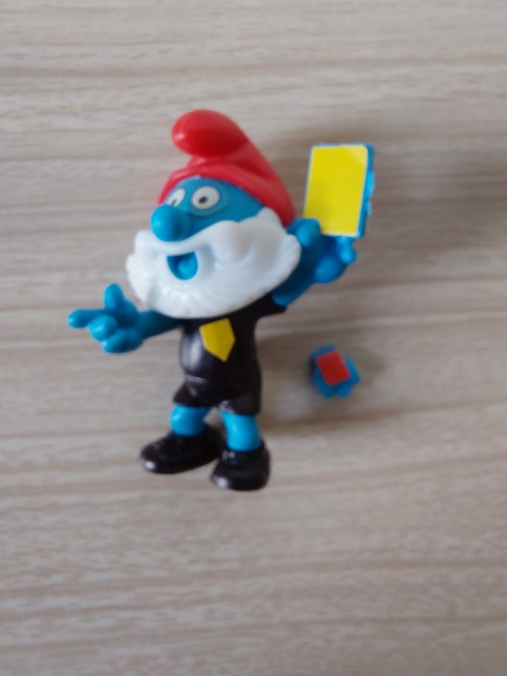 Kinder smurf bundle football papa smurfette others original vintage ...